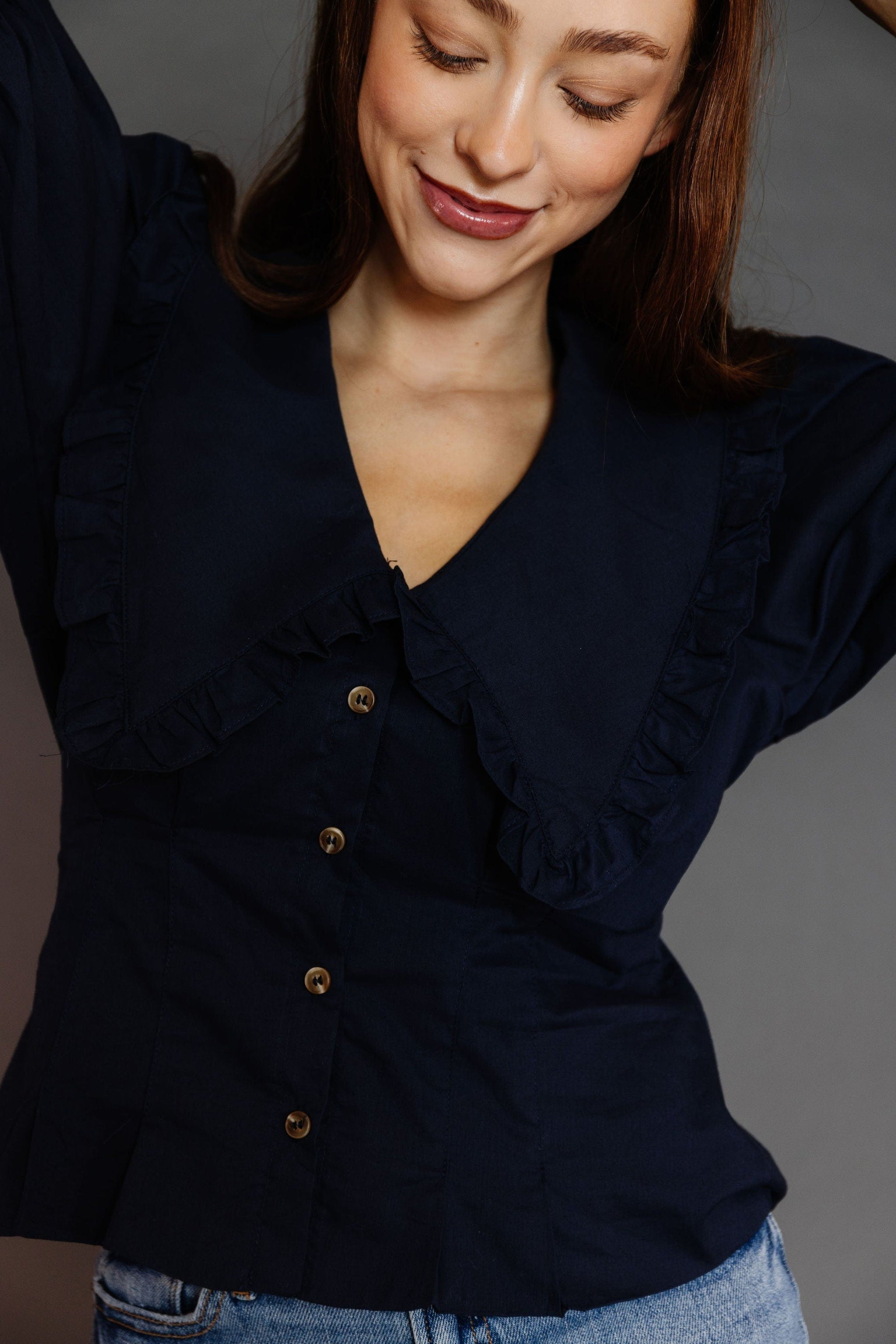 Endowlyn Blouse in Navy – Soel Boutique